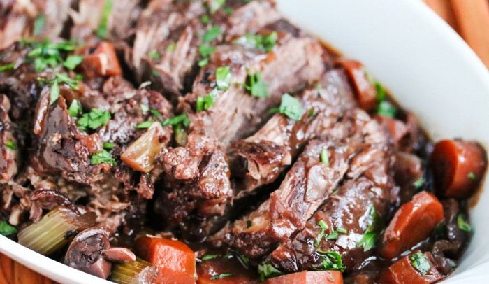 Manzo al Barolo: la ricetta raffinita per una cena speciale