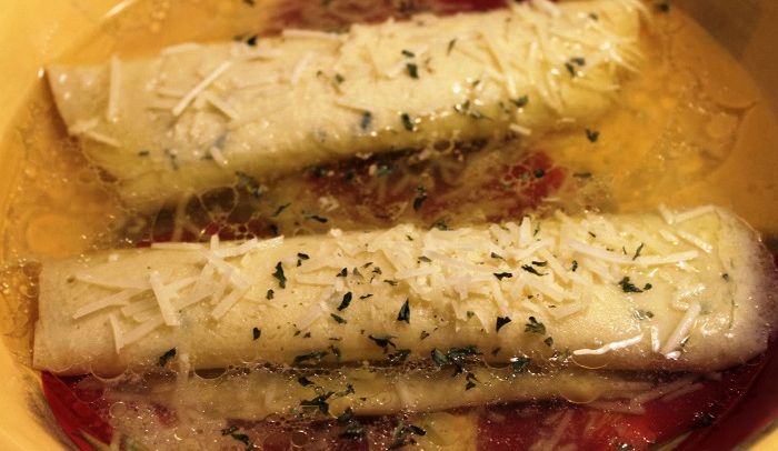 Scrippelle 'mbusse: ricetta delle crespelle in brodo