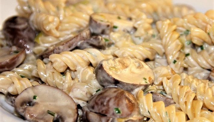 Fusilli con funghi e panna | Buonissimo Ricette