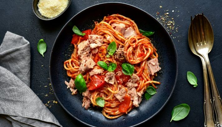 Pasta al tonno: ricetta degli spaghetti con tonno fresco