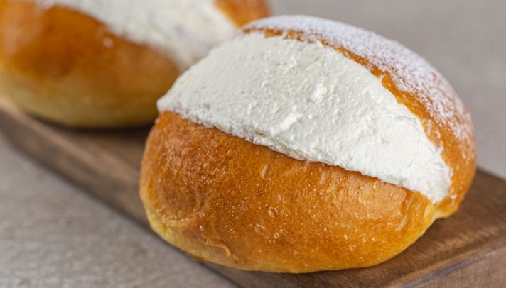 Maritozzo: la storia della ricetta del dolce simbolo di Roma