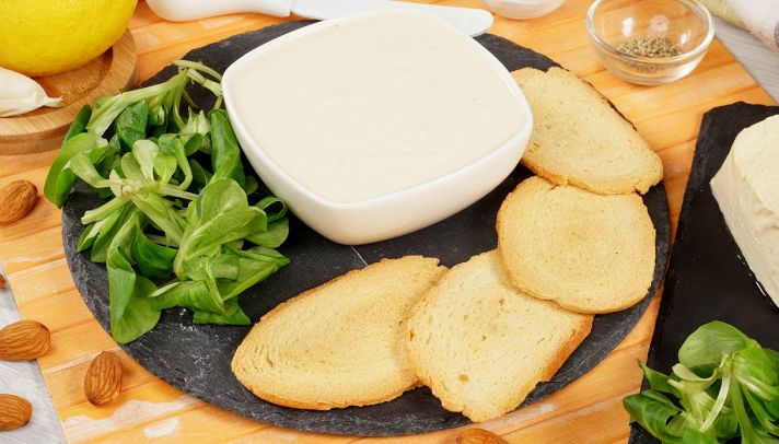 Formaggio spalmabile vegano fatto in casa
