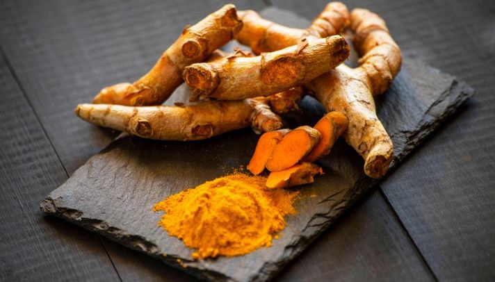 Curcuma: origini, benefici e ricette