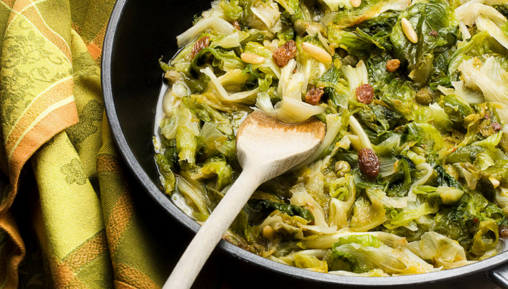 Scarola in padella alla romana | Ricette Buonissimo