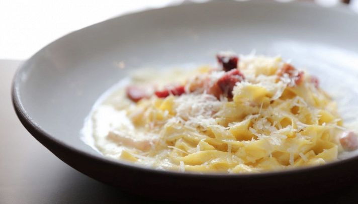 Carbonara, la reinterpretazione "low cost" del New York Times