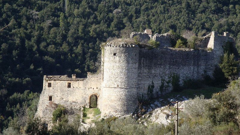 Lo strano destino dei castelli gemelli di Rocchette e Rocchettine