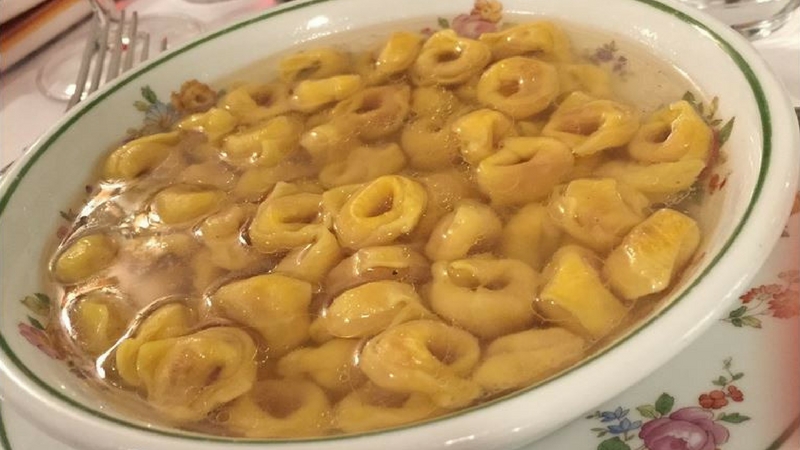 I 5 migliori tortellini in brodo di Modena