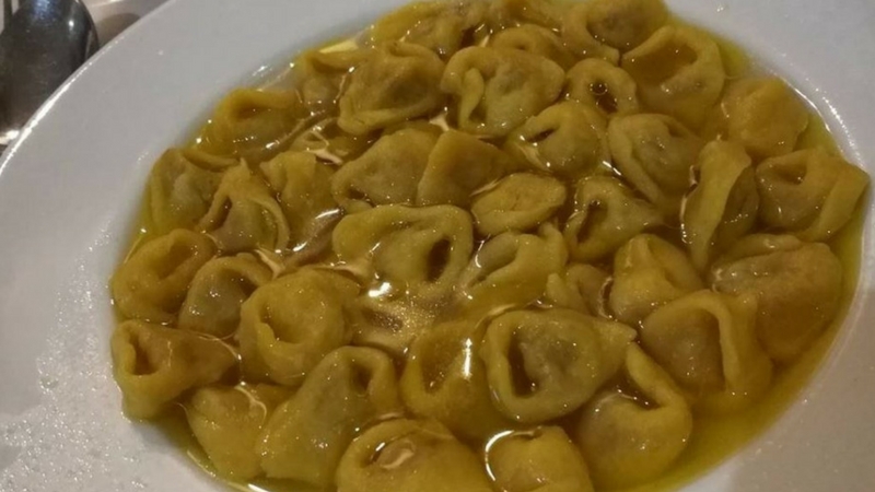 I 5 migliori tortellini in brodo di Modena