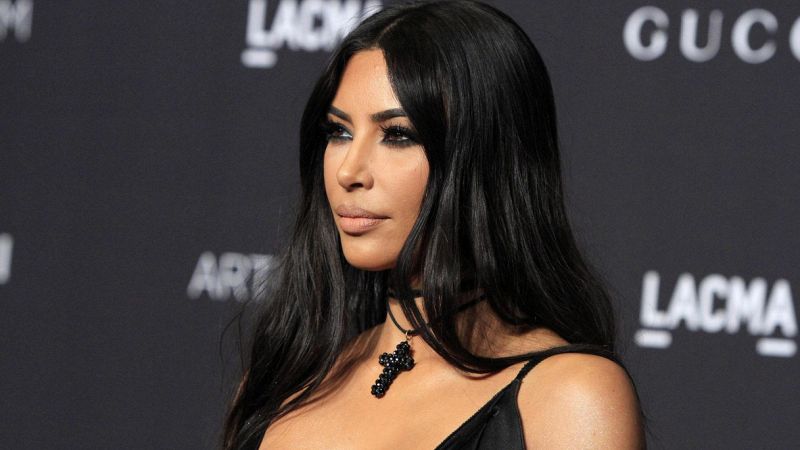 Kim Kardashian e il caso del contrabbando della statua romana