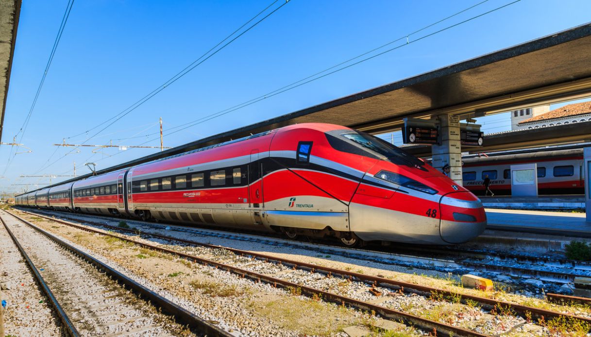 Viaggiare Tra Milano E Roma C Un Nuovo Treno Da Record Viaggiare Tra Milano E Roma C Un Nuovo Treno Da Record