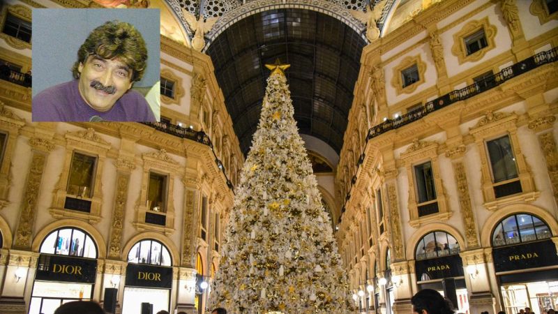 Roberto il Baffo vende a Milano l'albero di Natale in Galleria
