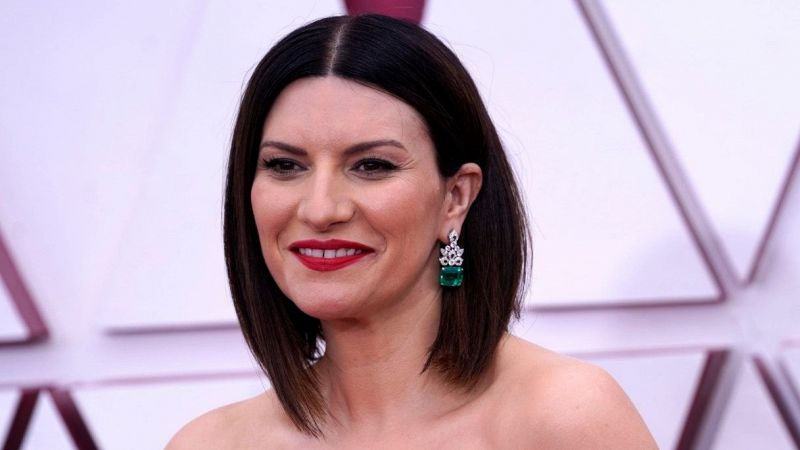 Laura Pausini alla Cerimonia d'Apertura di Milano Cortina