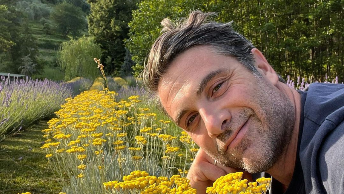 Chi è Luca Calvani: dagli esordi ai film a Cortesie per gli ospiti