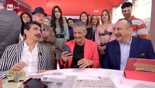 VivaRai2, Fiorello fa il botto (grazie anche a Tommaso Stanzani) VivaRai2, Fiorello fa il botto (grazie anche a Tommaso Stanzani)