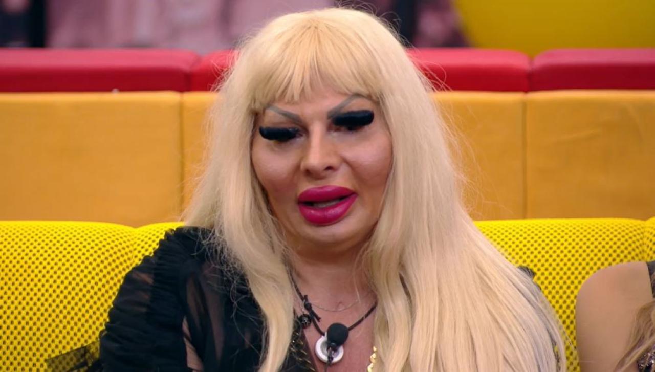 Elenoire Ferruzzi asfalta il Grande Fratello: “È tutto finto"