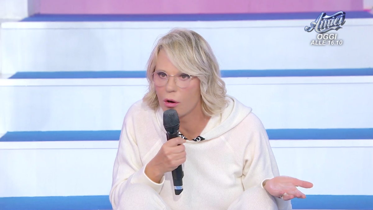 Canale 5 ferma UeD: perché Maria De Filippi non va in onda