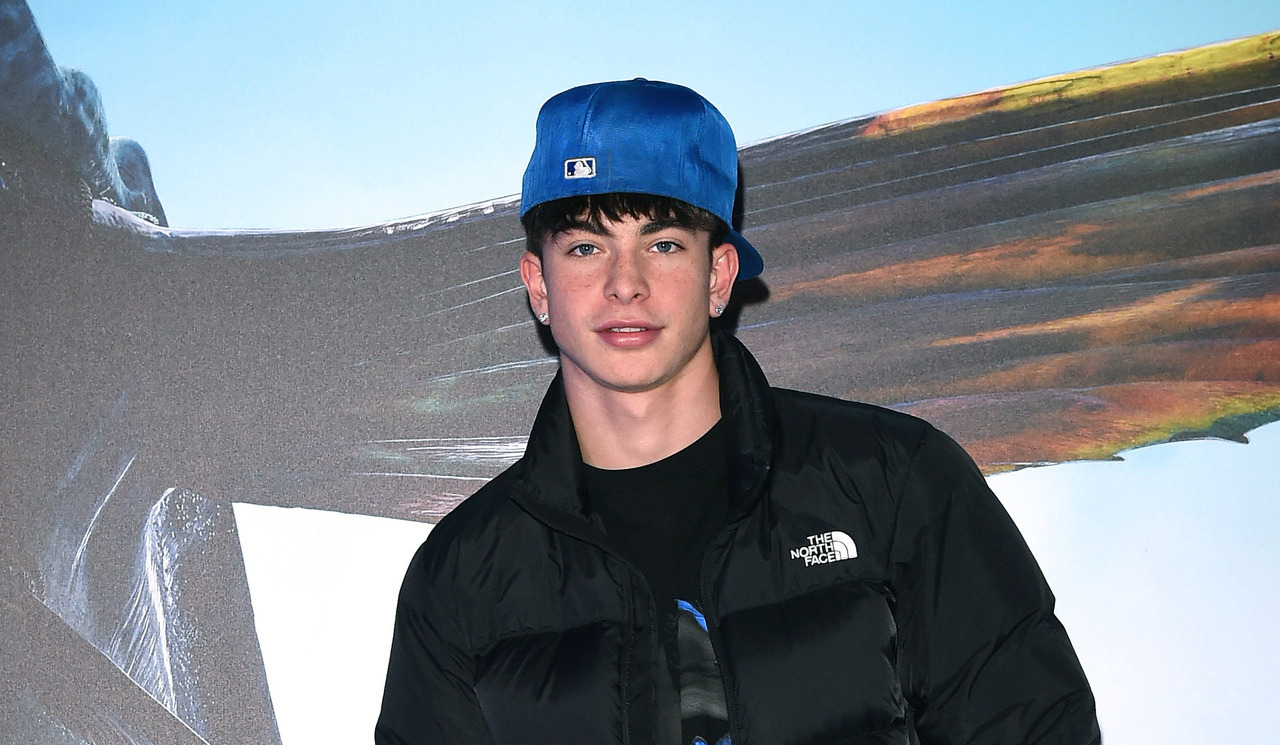 Video Matteo Robert, protesta fan: "Dovevi farlo con Lisa Luchetta"