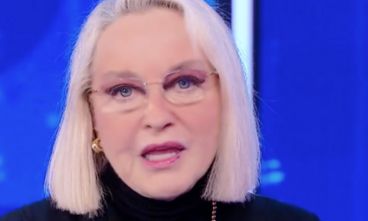 Eleonora Giorgi preoccupa: "Polmonite da chemioterapia". Come sta