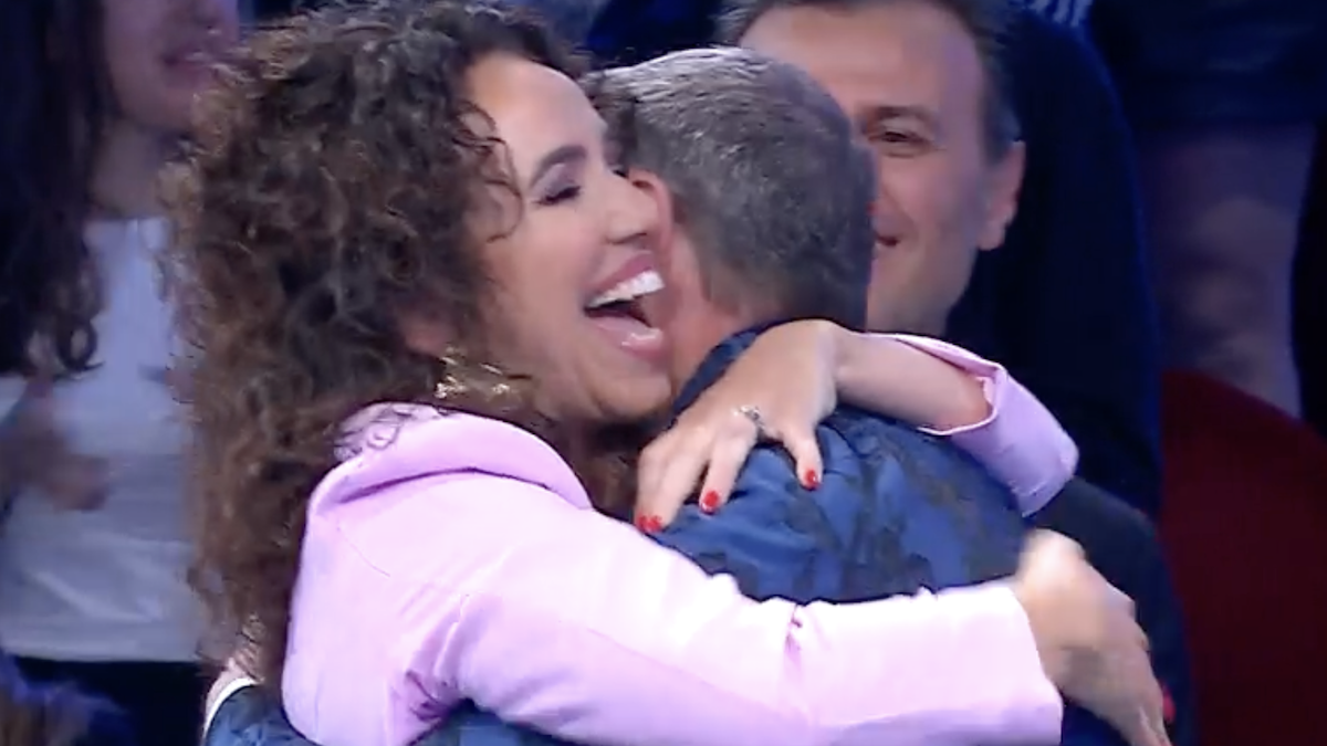 Affari Tuoi chiude col botto di Angela, ma sui social vince Amadeus