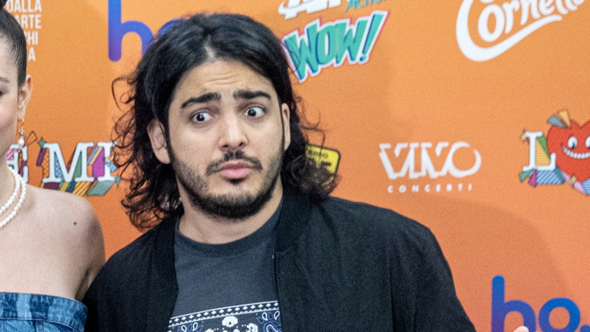 Max Angioni: chi è la fidanzata Laura. Mistero sulla sua identità