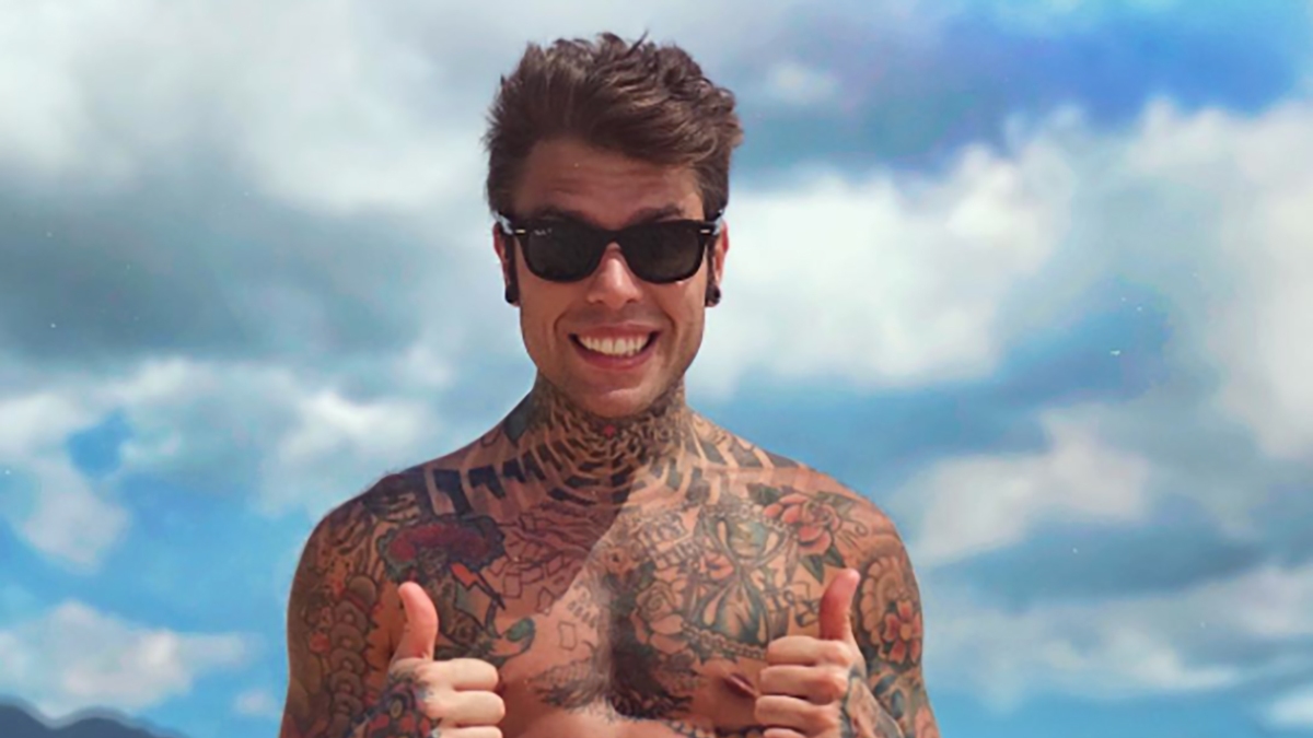 Fedez bacia Luna Shirin Rasia: chi è la nuova fiamma del rapper