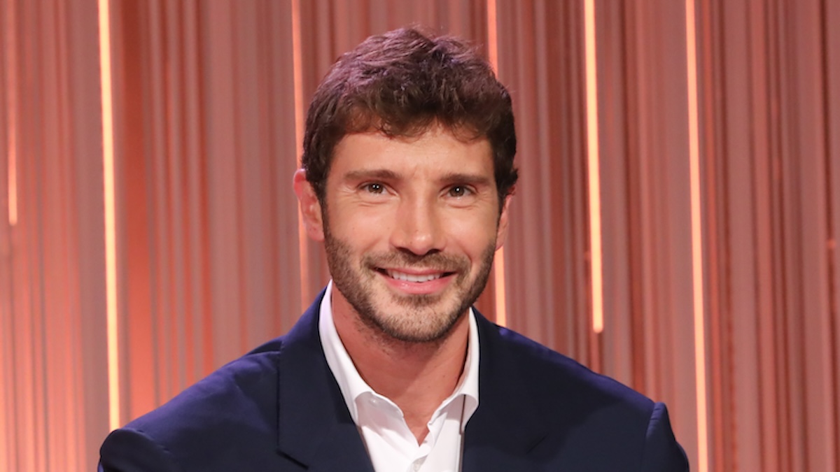 Affari Tuoi, Mattia (D'Artagnan) spiazza De Martino: "Ho voglia"