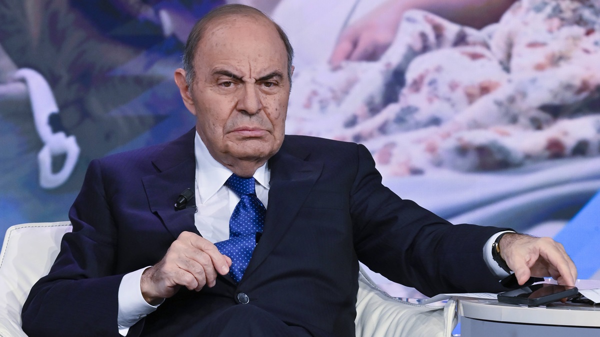 Bruno Vespa furioso a 'Cinque Minuti' e chiusura con polemica