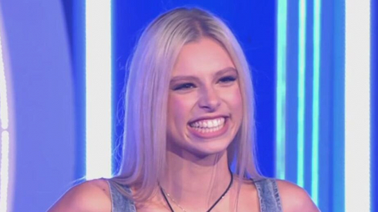 Grande Fratello: bacio tra Anita e Jonas e dietrofront sulla chiusura ...