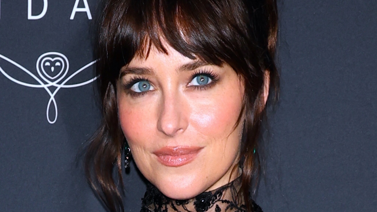 Dakota Johnson debutta da regista nel film A Tree Is Blue: i dettagli
