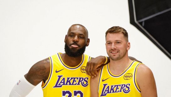 NBA su Amazon Prime Video: Simone Fontecchio sfida New York; Curry Vs ...