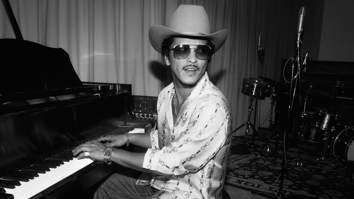 Bruno Mars pubblica “The Romantic”, l'album atteso 10 anni: il nuovo ...