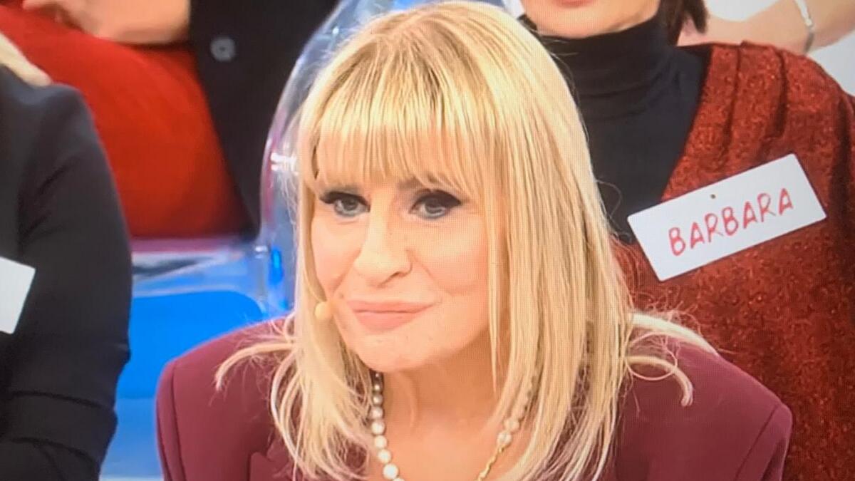 Uomini e Donne, anticipazioni: Sabrina (in lacrime) litiga con Tina e ...