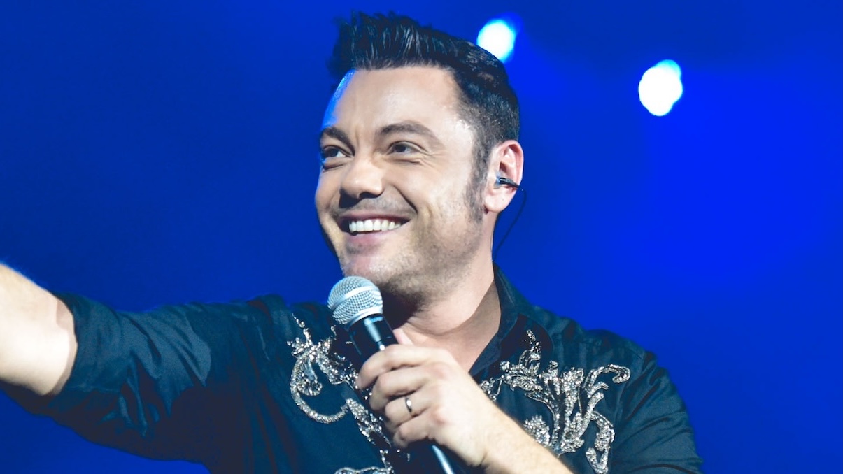 Tiziano Ferro, la stoccata all'ex e agli haters, poi apre a Sanremo ...