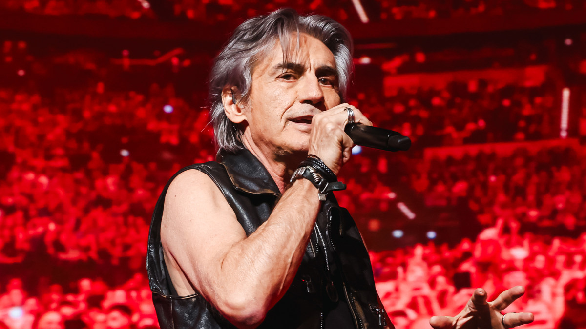 Ligabue infiamma l'Olimpico per 54000 persone, "La notte di certe notti ...