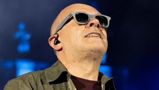 Fiorello e Laura Pausini ‘rubano la scena’ a Max Pezzali: il video virale