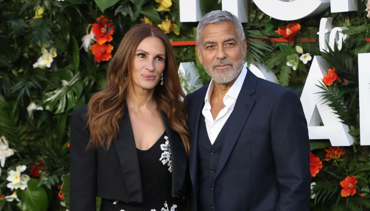 I film in onda in TV stasera: romanticismo con Roberts-Clooney o ...
