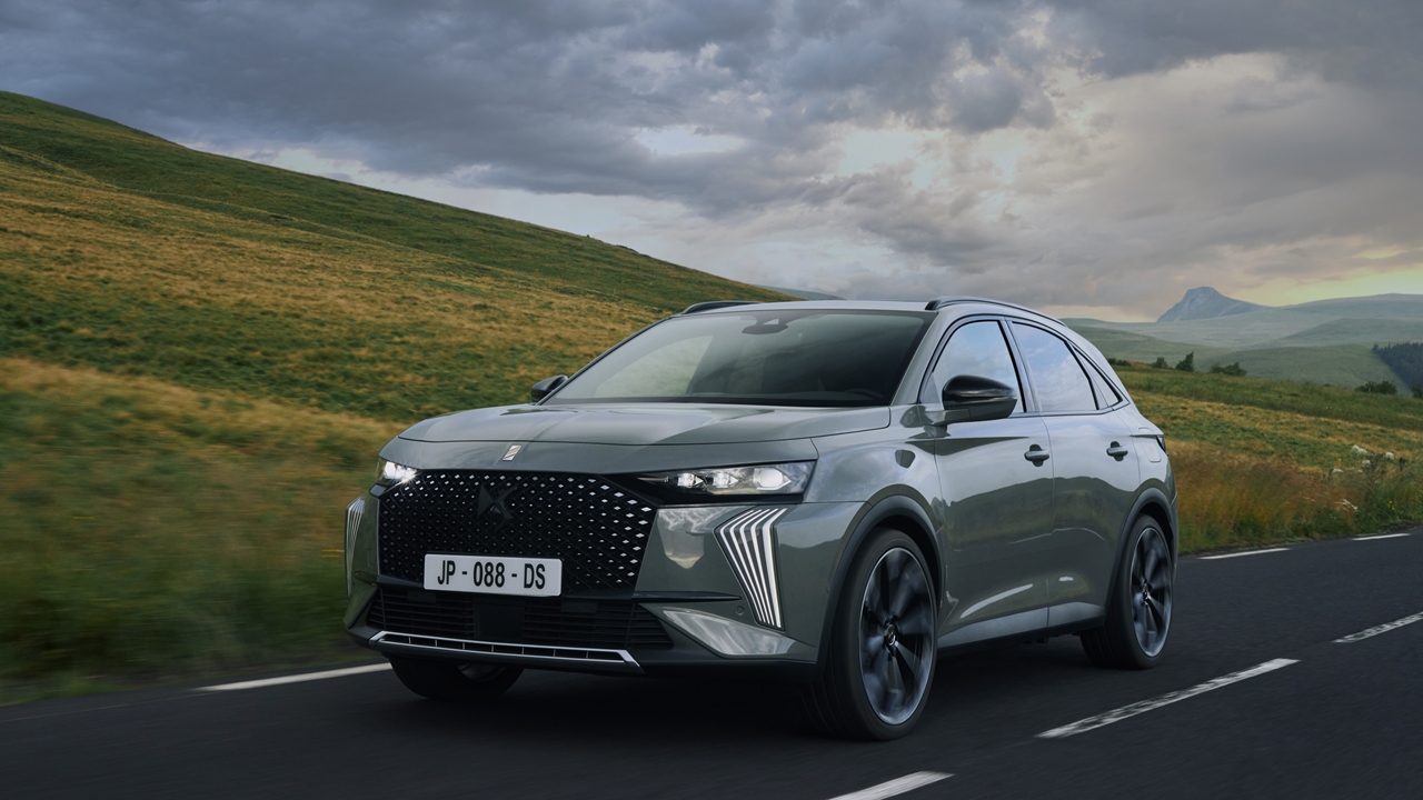 Ds DS 7 Plug-In Hybrid 225 Business Line: Scheda Tecnica e Prezzi