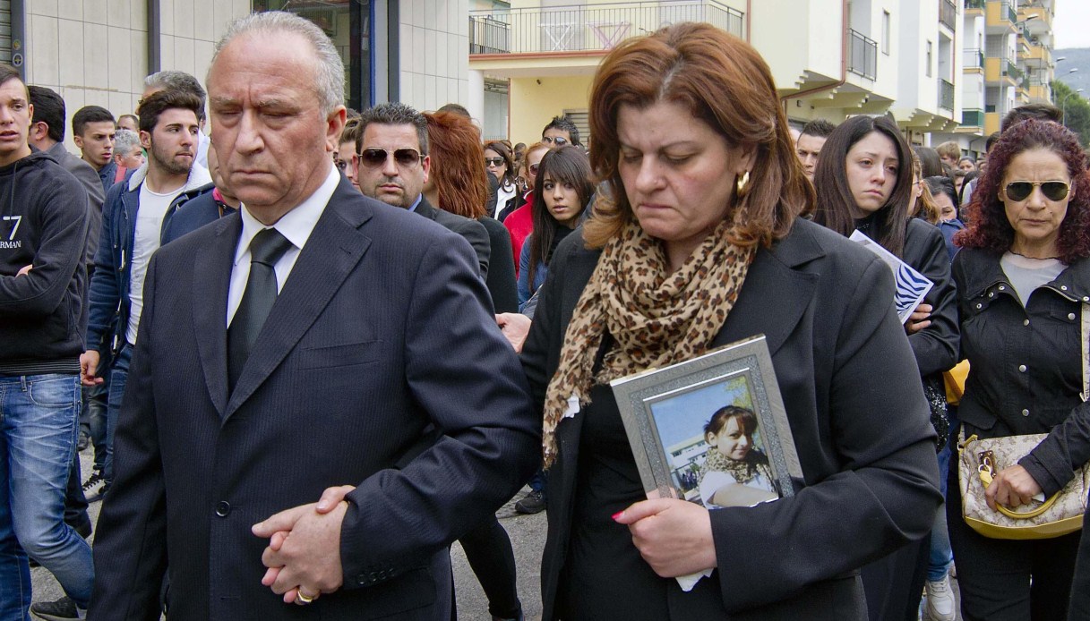 Sedicenne bruciata viva, permessi al killer: lo sfogo del padre