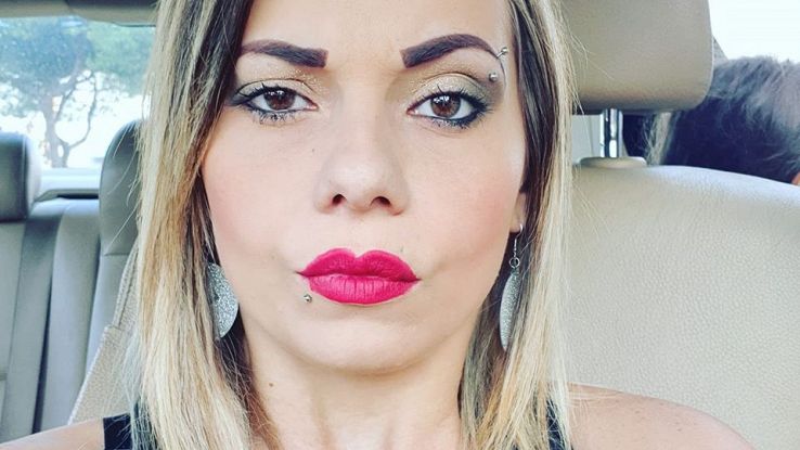 Agata "a Liuna": la cantante neomelodica divide il web