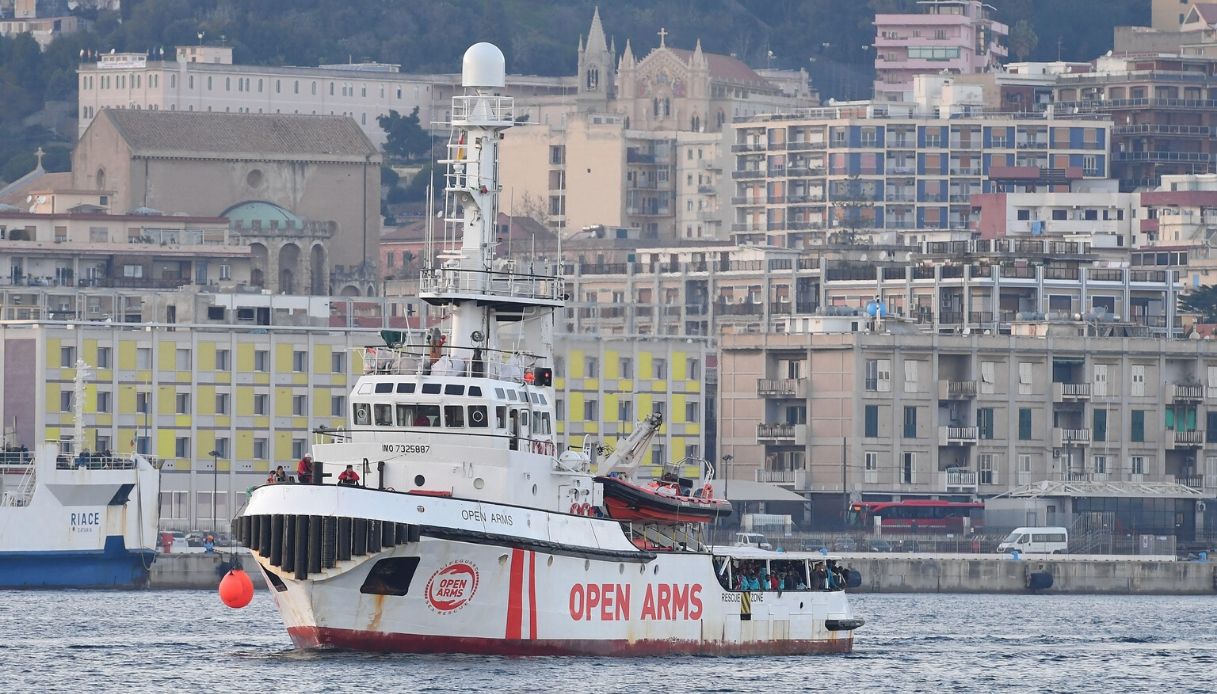 Open Arms, il Viminale ha assegnato un porto alla nave