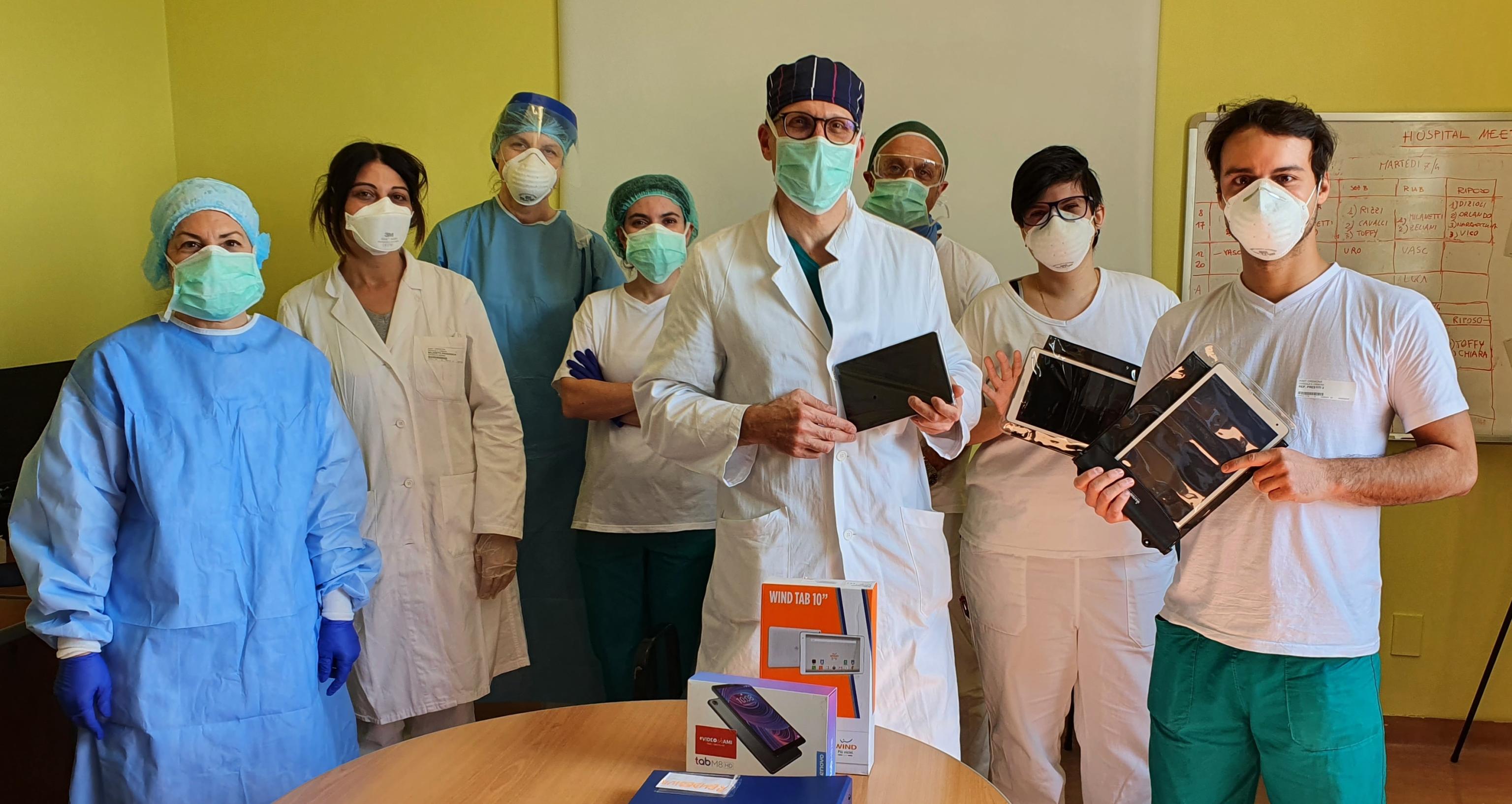 Coronavirus, Cremona: tablet in regalo per auguri malati-parenti