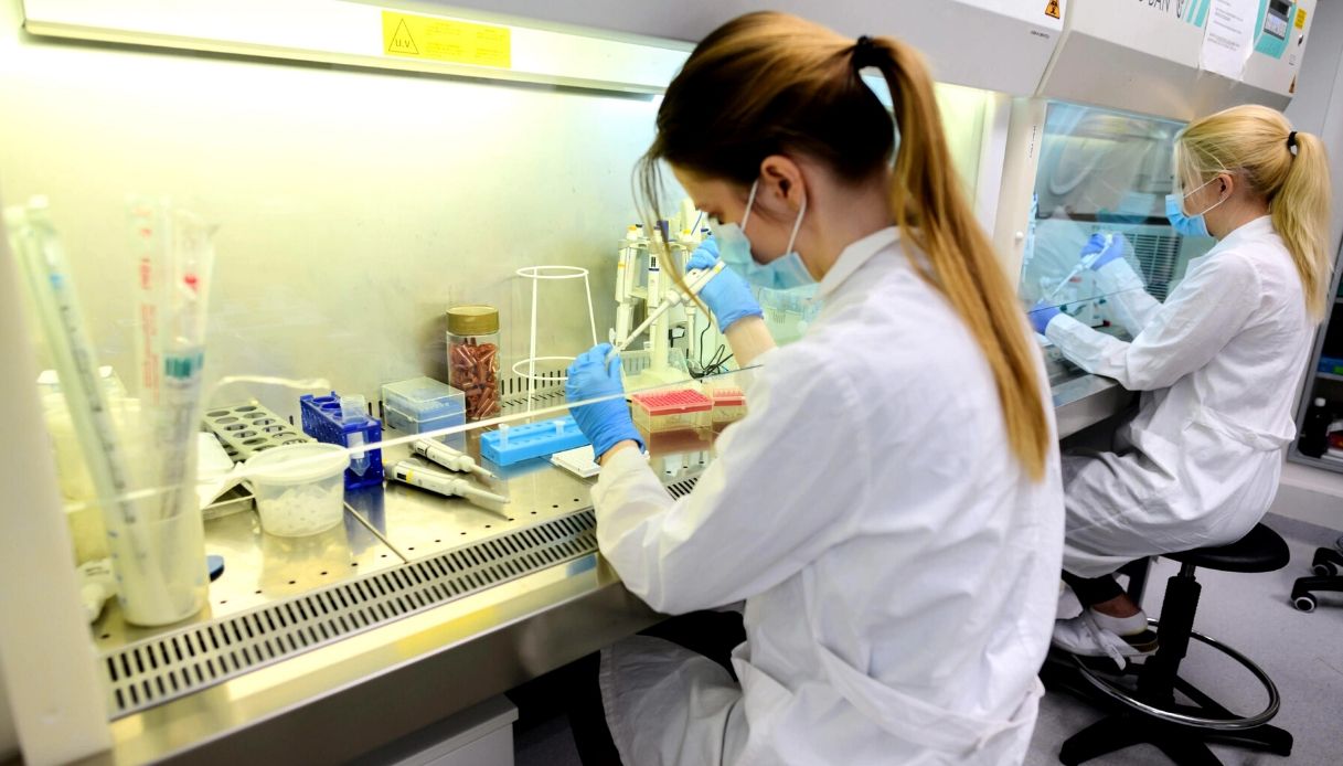Remdesivir e clorochina, i problemi dei due farmaci anti Covid-19