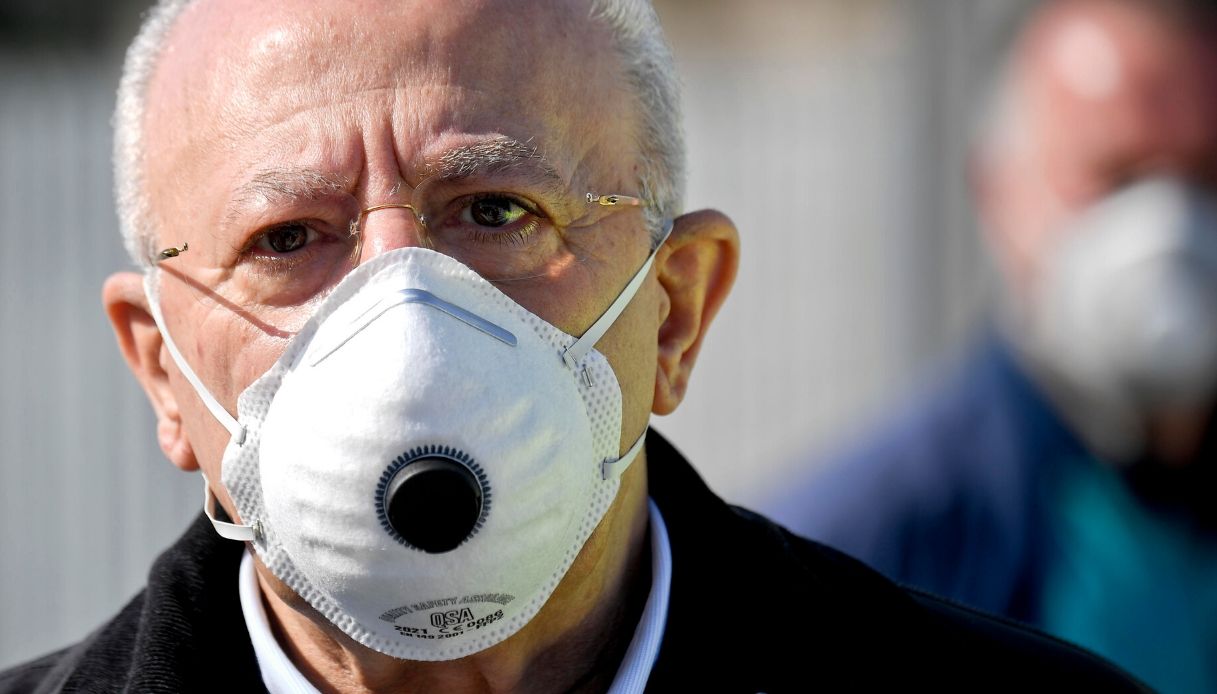 Riaperture, De Luca cita Totò e fa una proposta: nuovo sfogo