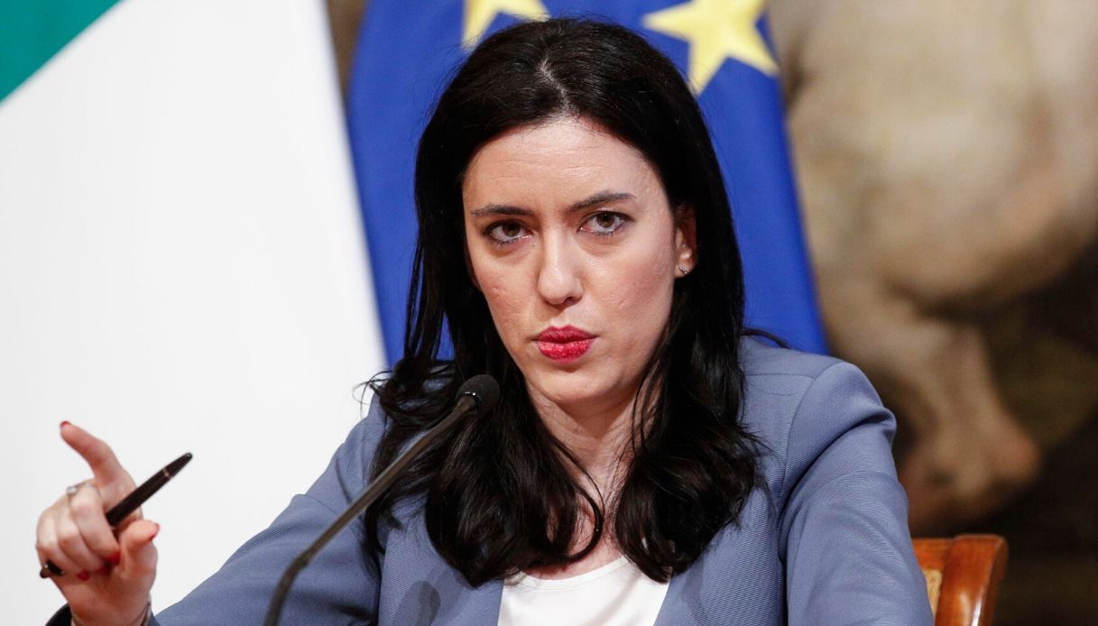 Scuola, "test sierologici a tutti i docenti": Azzolina ha deciso