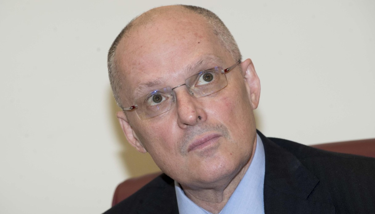 Ricciardi contro Lombardia: su treni e bus "decisione sbagliata"