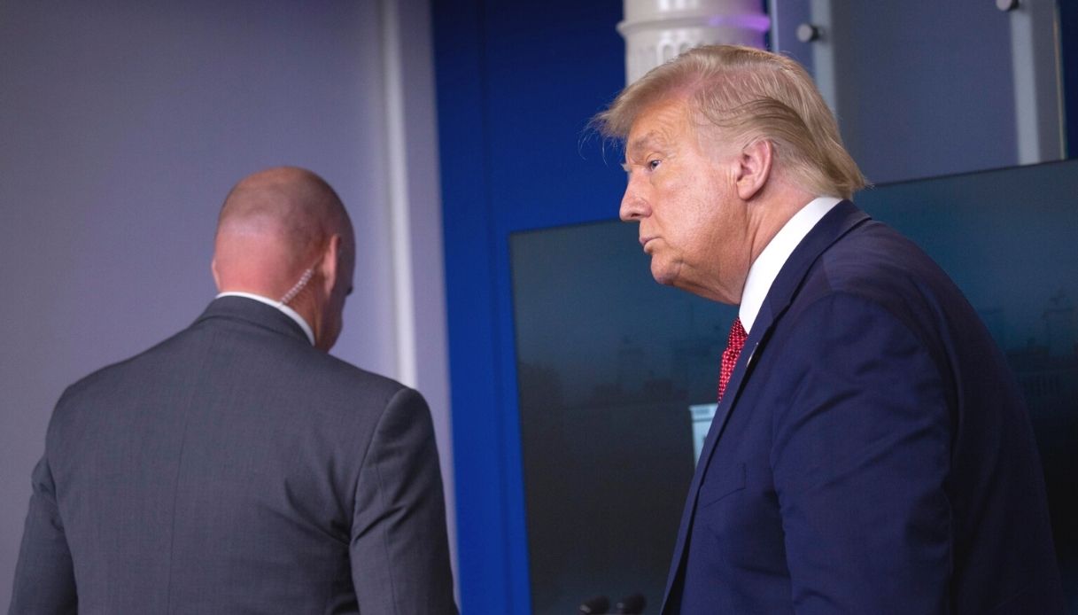 Sparatoria Fuori La Casa Bianca Trump Viene Scortato Via