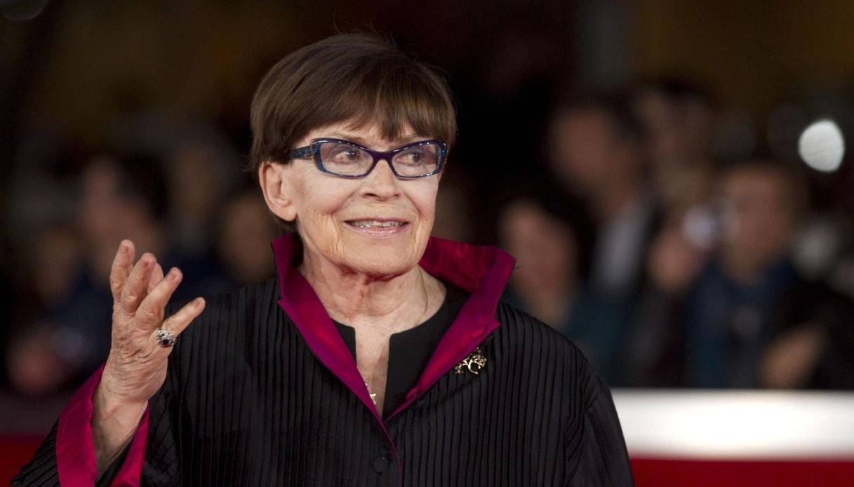 Addio a Franca Valeri: l'ultimo saluto alla camera ardente ...