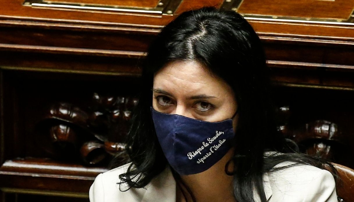 Focolai nelle scuole: i dati ufficiali. "Promessa" della Azzolina