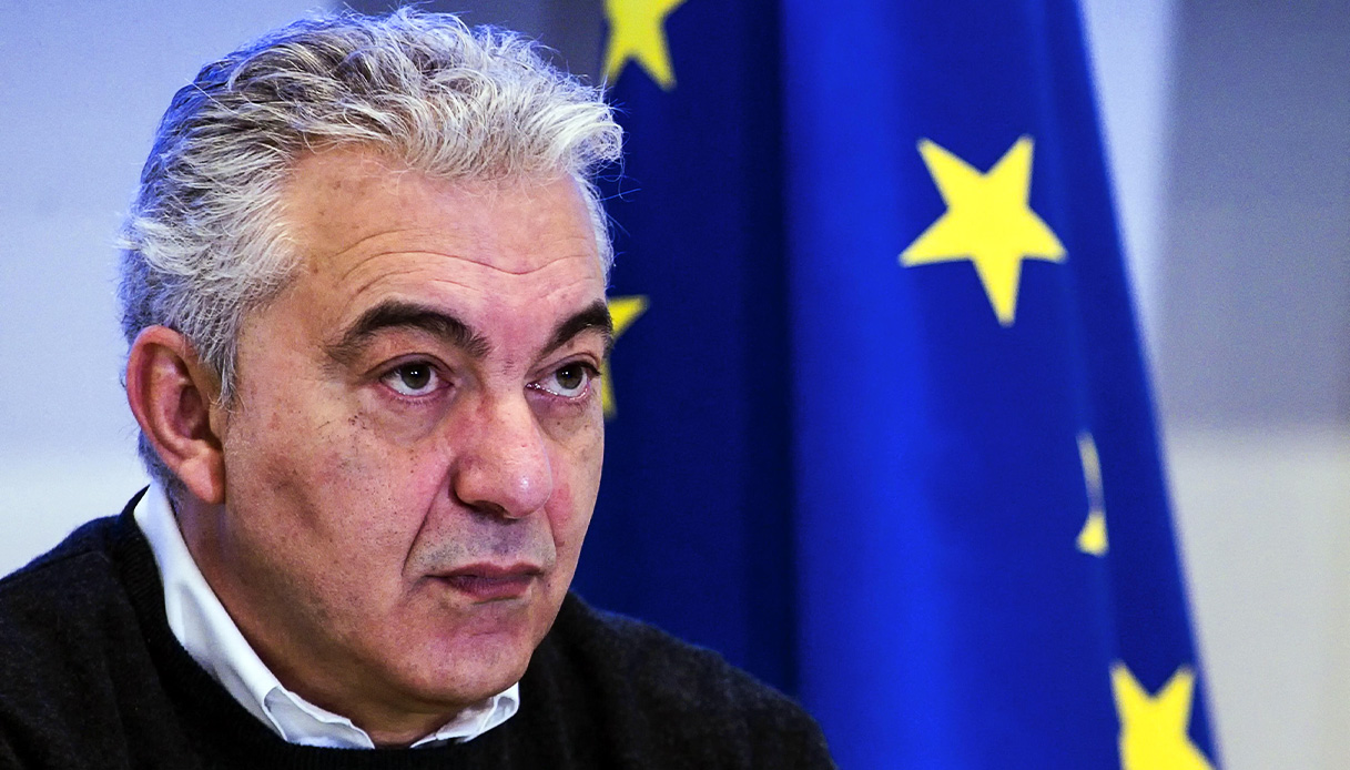 Arcuri contro le aziende dei vaccini: "Trattati come poveracci"