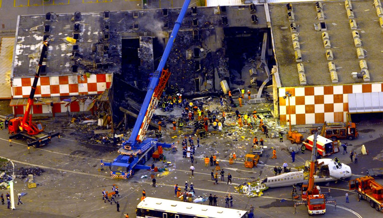 Linate, 20 anni fa il peggior disastro aereo in Italia: il ricordo